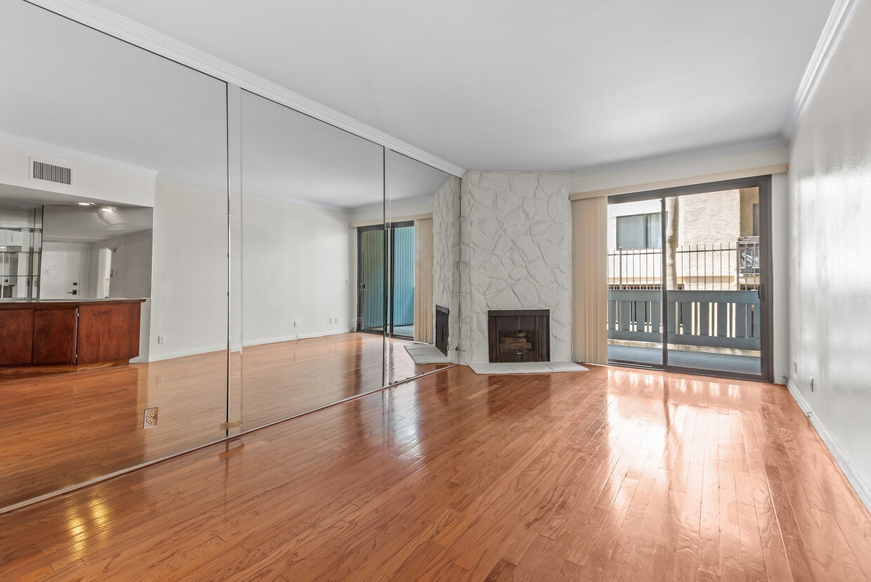 8162 Manitoba St Unit 108, Playa Del Rey, CA 90293 - Condo for Rent in ...