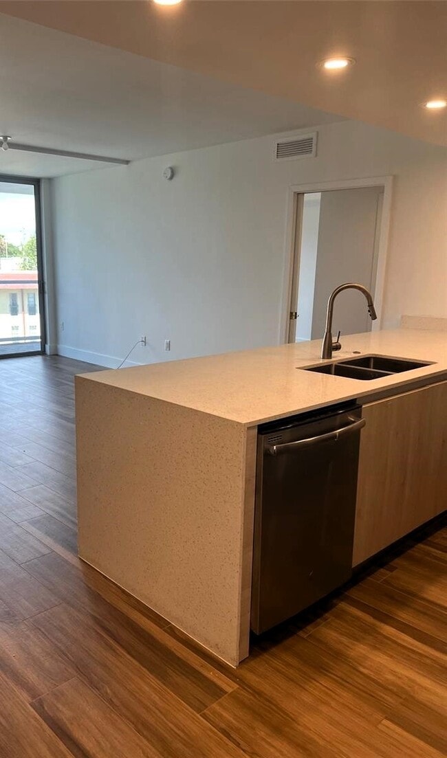 13800 Highland, North Miami Beach, FL 33181 - Condo for Rent in North ...