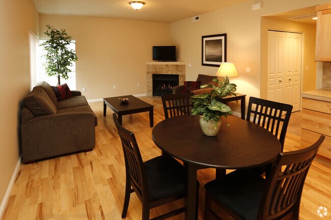 Powellhurst-Gilbert Apartments for Rent with Hardwood Floors - Portland ...