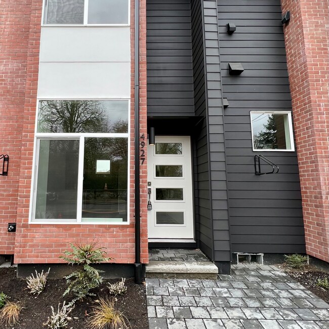 4927 Meridian Ave N, Seattle, WA 98103 | Apartments.com
