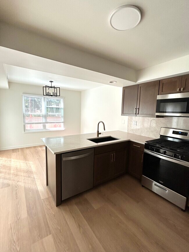 Best Luxury Timbercrest Woods Apartments for Rent - Schaumburg, IL ...