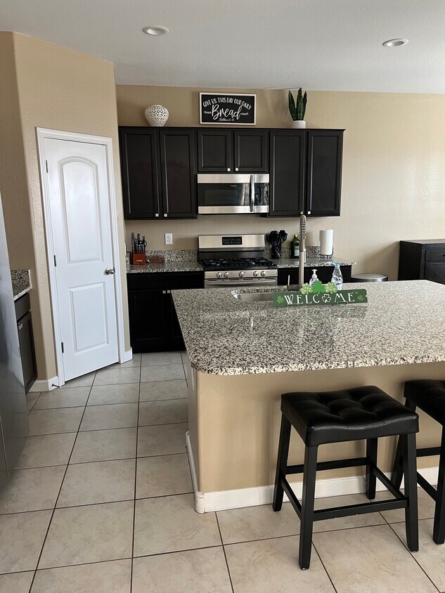 30403 W Amelia Ave, Buckeye, AZ 85396 - House Rental in Buckeye, AZ ...