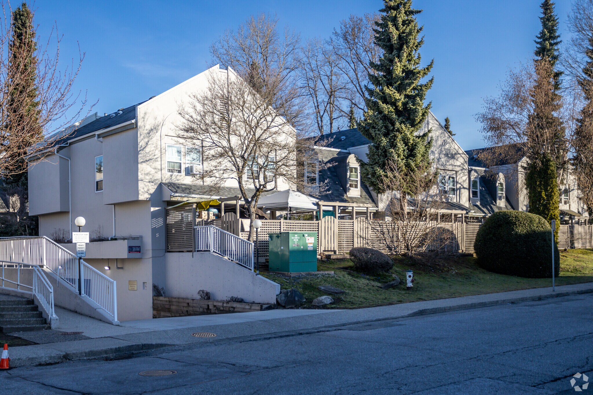 7430 13 Av, Burnaby, BC V3N 4K4 Apartments - 7430 13 Av Burnaby, BC ...
