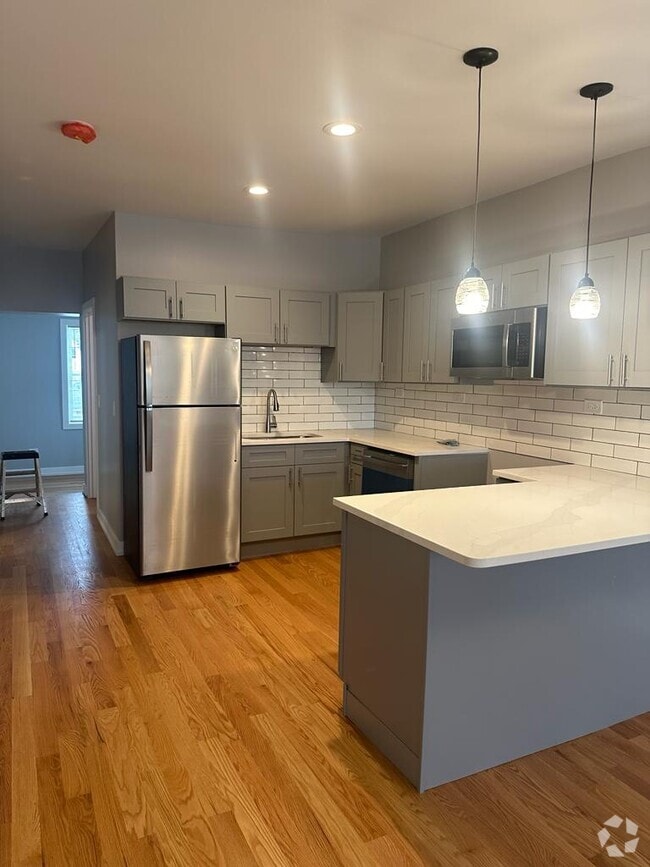Little Village Apartments for Rent with Hardwood Floors - Chicago, IL ...