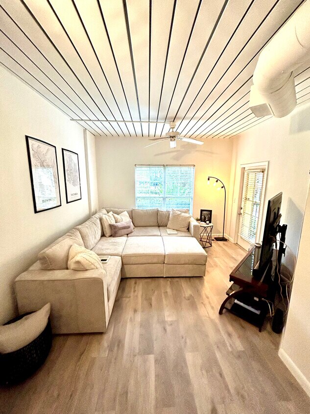 2410 W Azeele St Unit 211, Tampa, FL 33609 - Condo for Rent in Tampa ...