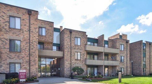 1919 Prairie Square Unit 28, Schaumburg, IL 60173 | Apartments.com