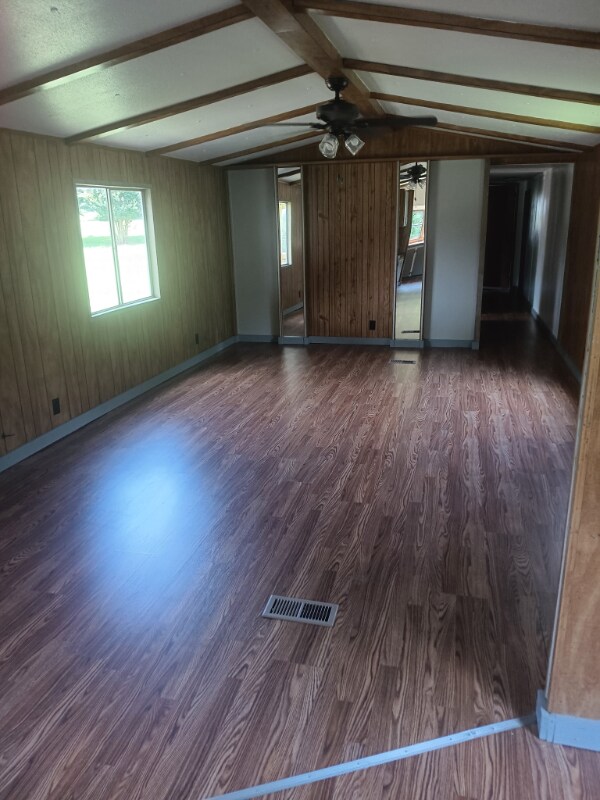 Houses for Rent with High Ceilings in Pall Mall TN