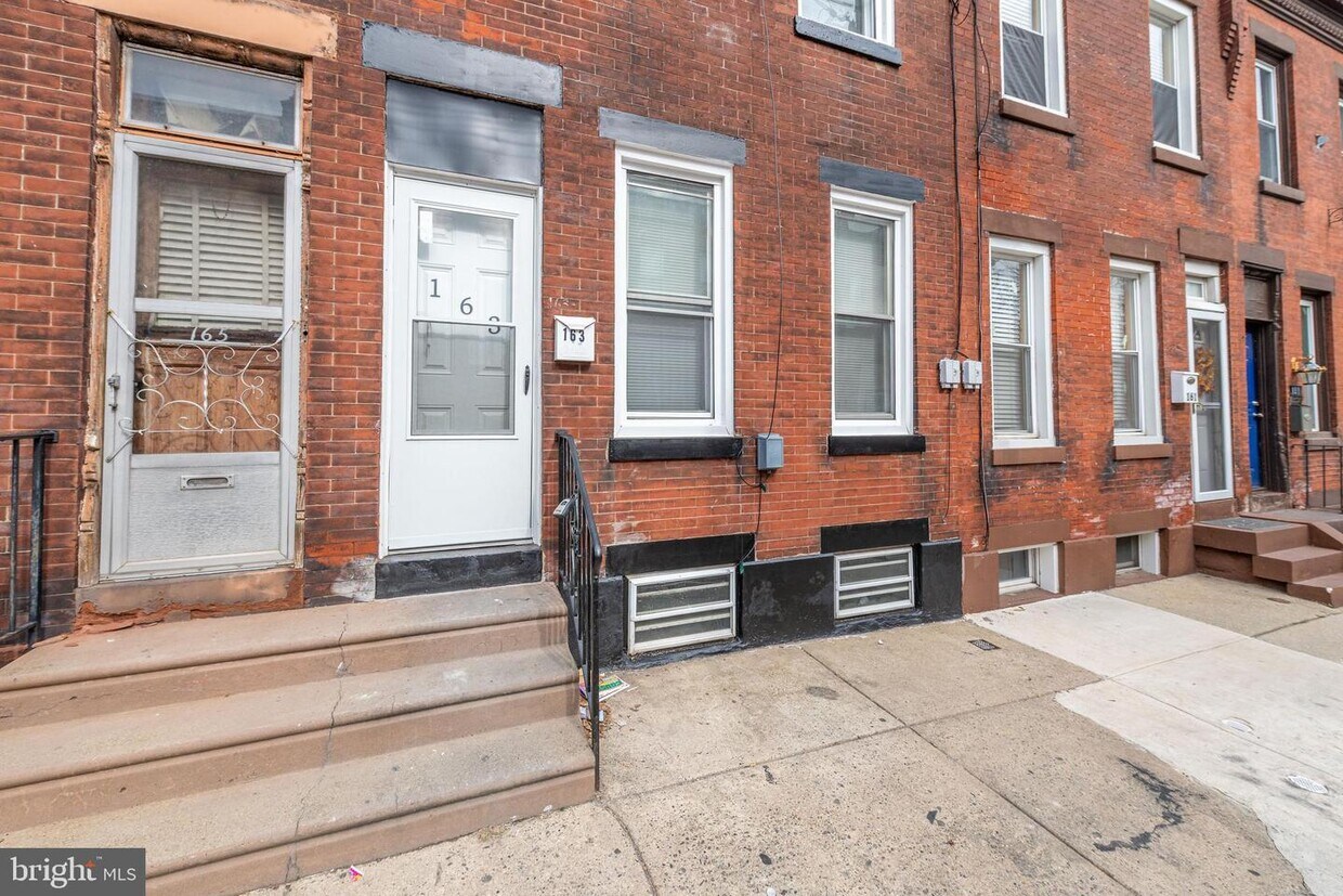 163 W Wilt St, Philadelphia, PA 19122 - Townhome Rentals in ...