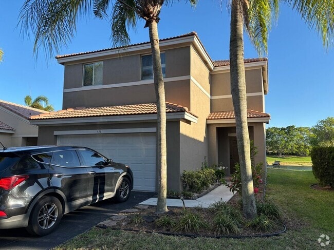 Laurel Ridge Apartments for Rent with a Walk-In Closet - Weston, FL ...