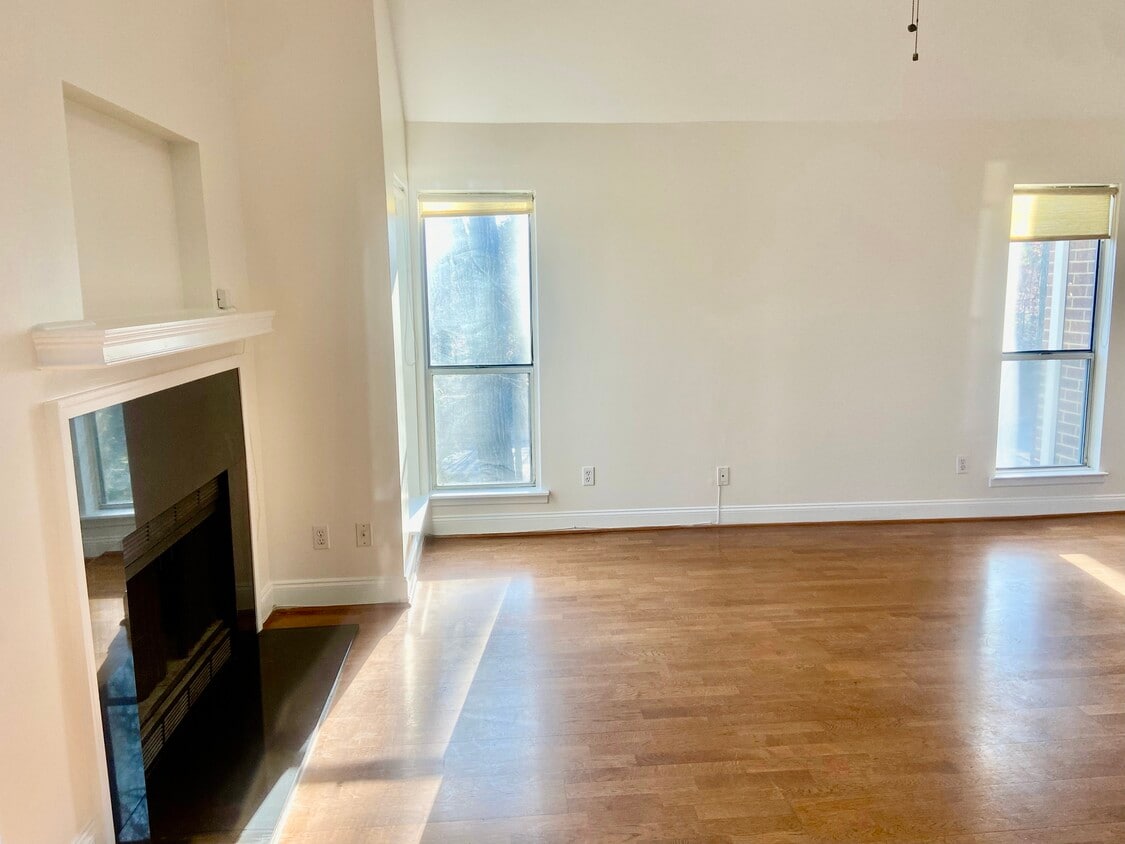 2512 Cranbrook Ln Unit 12, Charlotte, NC 28207 - Condo for Rent in ...