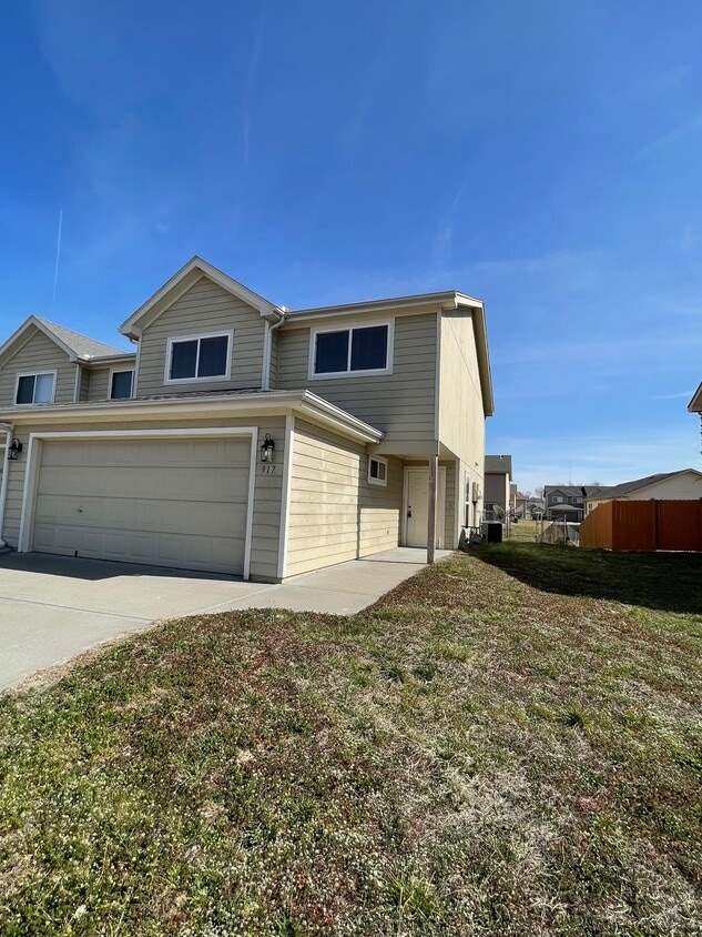 917 Whitetail Ct, Junction City, KS 66441 - House Rental in Junction ...