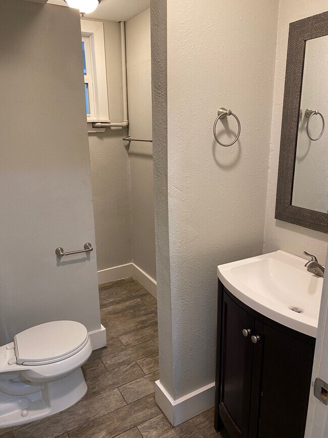 304 Power St Unit 304 - 03, Corpus Christi, TX 78401 - Room for Rent in ...