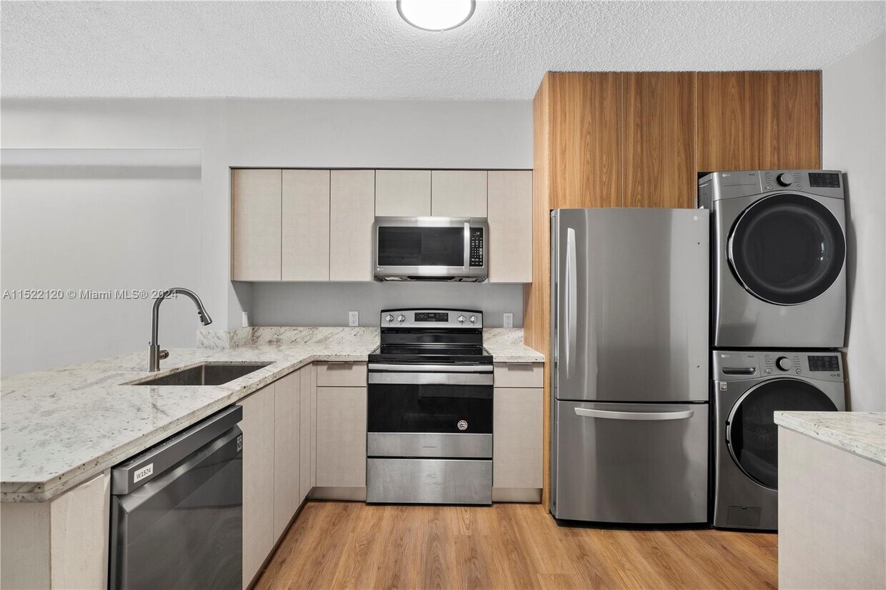 5091 NW 7th St Unit 907, Miami, FL 33126 - Room for Rent in Miami, FL | Apartments.com