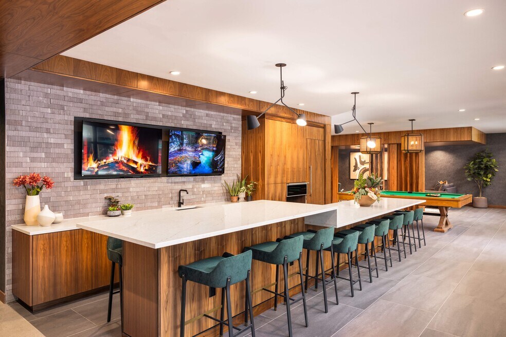 Apartments for Rent with a Walk-In Closet in Rosedale, Denver ...