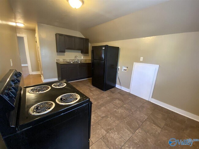 208 3rd Ave SW Unit 2, Decatur, AL 35601 - Room for Rent in Decatur, AL ...
