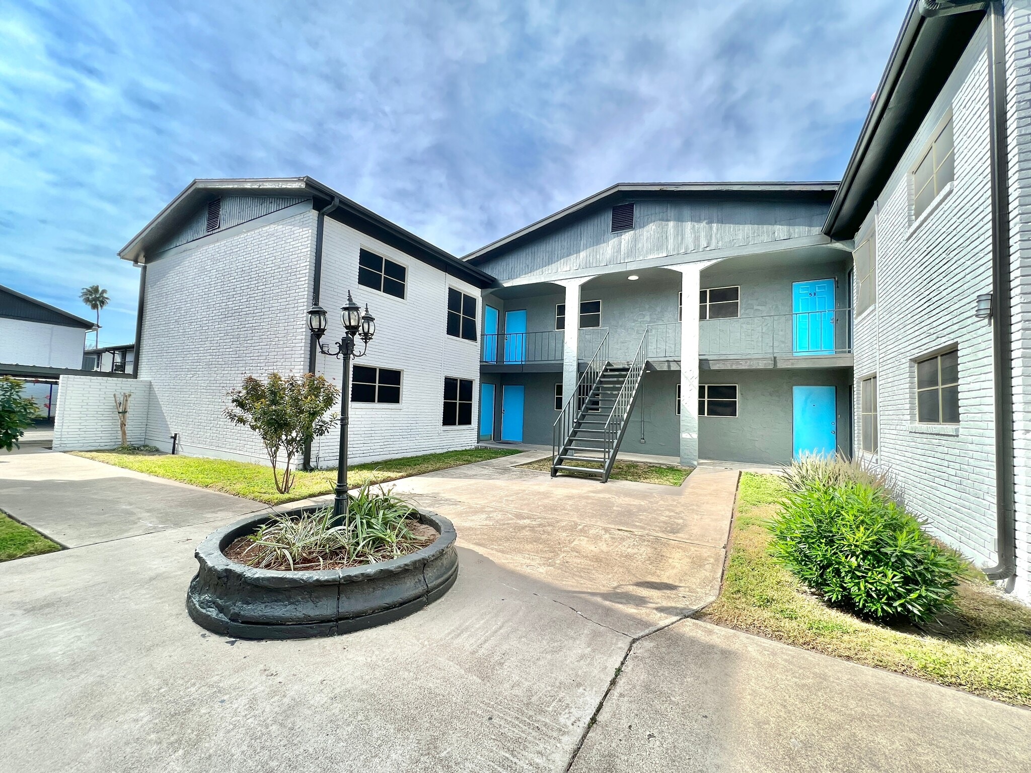 The Monark Apartments - 1600 Tamarack Ave McAllen, TX 78501 ...