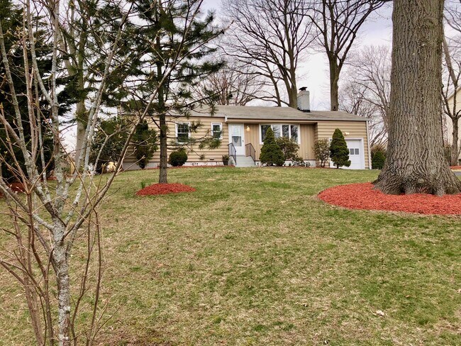 20 Old Wagon Rd, Old Greenwich, CT 06870 - House Rental in Old ...