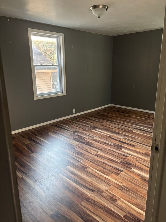 241-243 Baker St Unit 241 Baker St Aliquippa, Aliquippa, PA 15001 - Room for Rent in Aliquippa ...