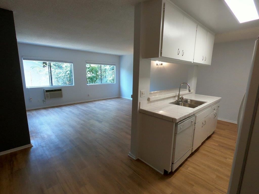 12511 Burbank Blvd, Los Angeles, CA 91607 - Room for Rent in Los ...