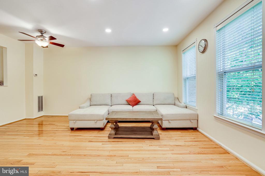 43157 Huntsman Square, Broadlands, VA 20148 - Townhome Rentals in ...