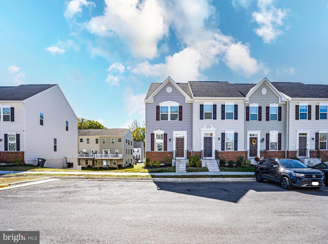 529 River Crest Way, Fredericksburg, VA 22405 - Townhome Rentals in ... 529 River Crest Way, Fredericksburg, VA 22405 - Townhome Rentals in ...