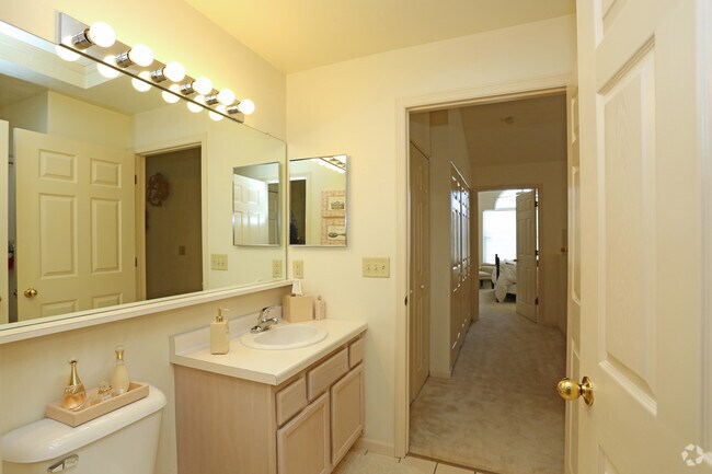 Springbrook Cercle - 8601 S Springbrook Blvd Oak Creek, WI 53154 ...