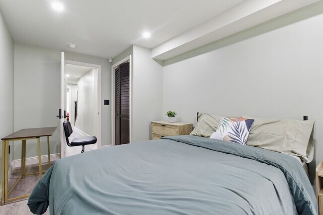 Union Square Apartments for Rent with a Yard - Baltimore, MD - Updated ...