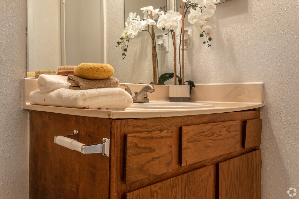Oaks of Ashford Point - Briar Village - 4040 Synott Rd Houston, TX ...