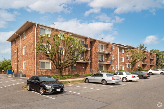 Apartments for Rent with Extra Storage in Walker Mill, District Heights ...