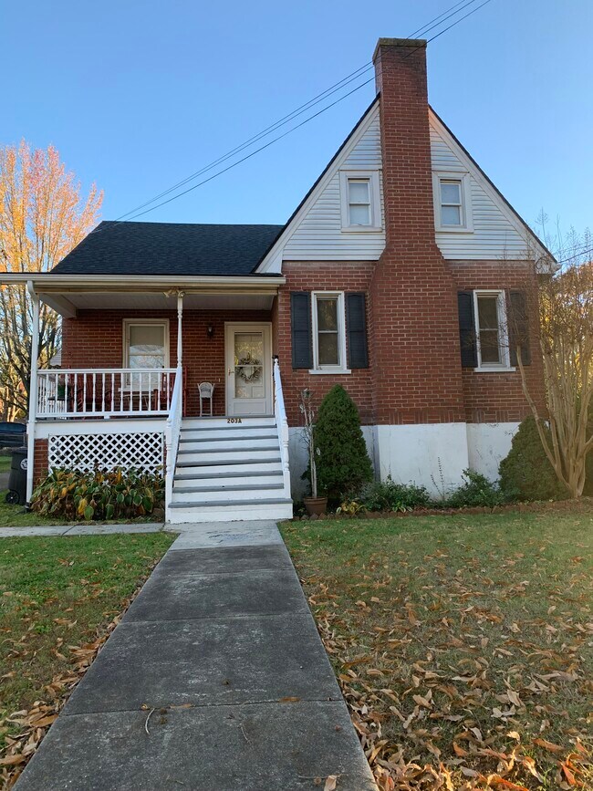 203 Warren Ave Unit 203B, Lynchburg, VA 24501 - 203 Warren Ave Lynchburg, VA 24501 | Apartments.com
