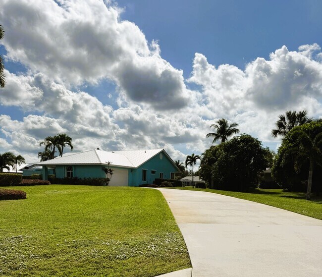 Estates at Stuart Condominiums Houses for Rent with High Ceilings - 1 ...
