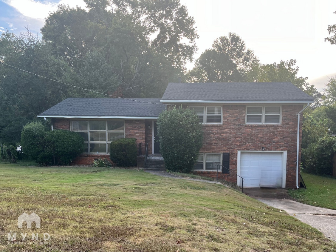 2044 Austin Dr, Decatur, GA 30032 | Apartments.com