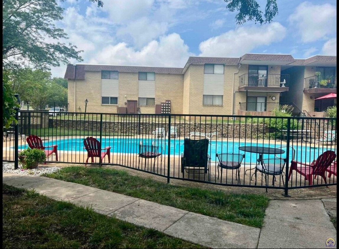 2922 SW Lydia Ave Unit 126, Topeka, KS 66614 - Condo for Rent in Topeka ...