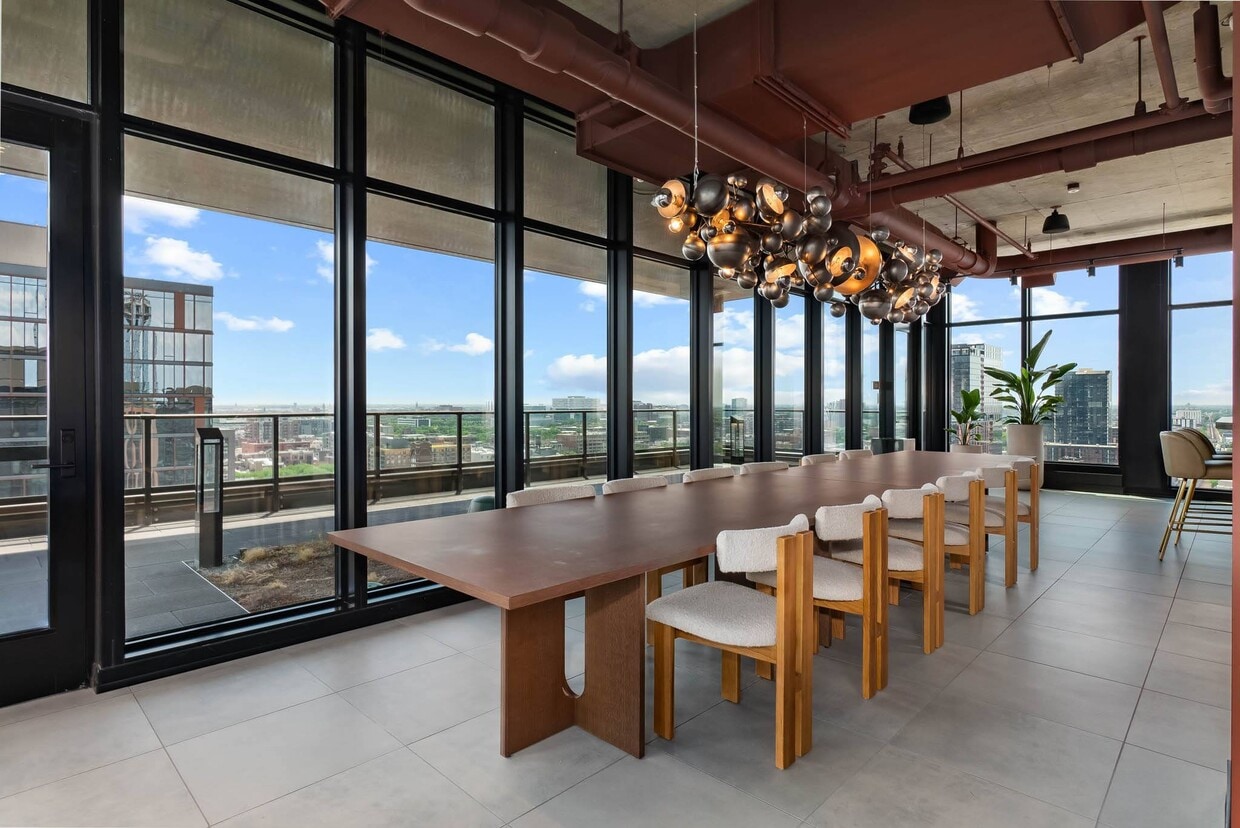 Arthur on Aberdeen - 210-212 N Aberdeen St Chicago, IL 60607 ...