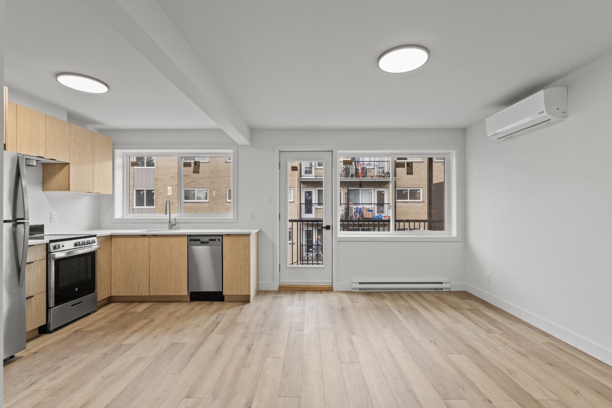 8280 Av Des Vendéens, Anjou, QC H1K 1T4 Apartments - 8280 Av Des ...