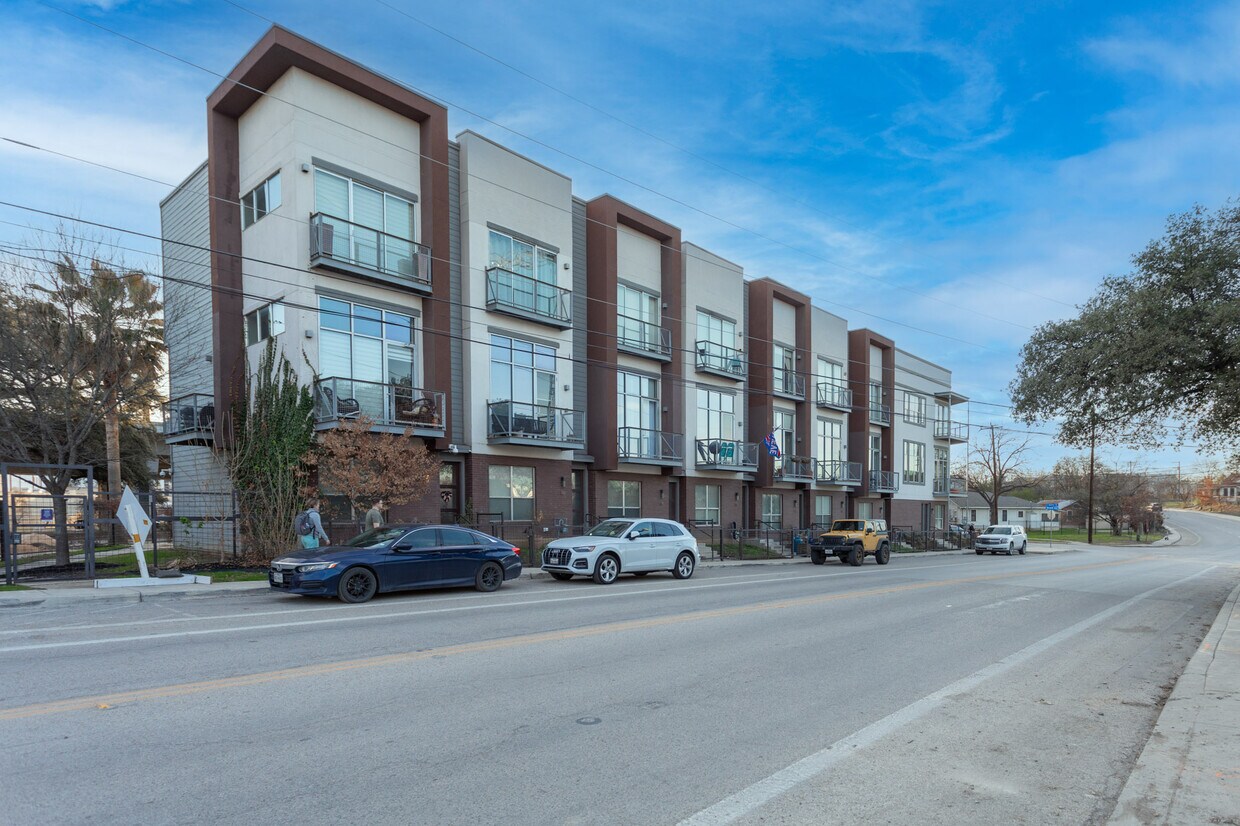 1 Newell Ave, San Antonio, TX 78215 - Townhome Rentals in San Antonio ...