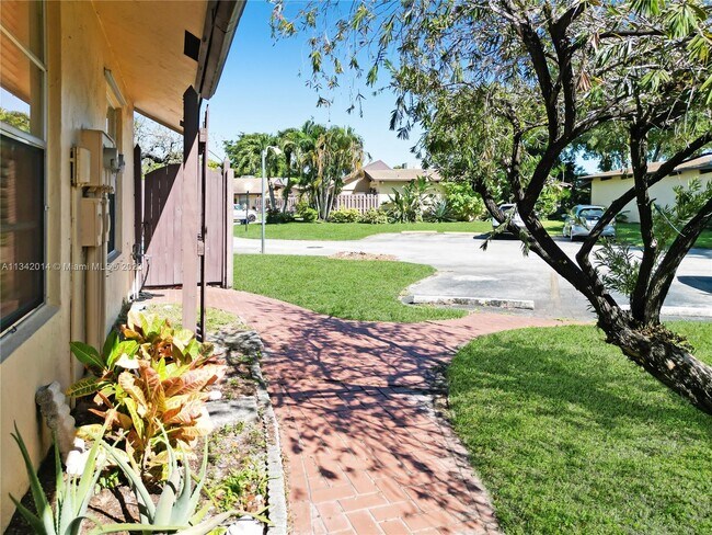 114 Essex Rd, Hollywood, FL 33024 - House Rental in Hollywood, FL ...