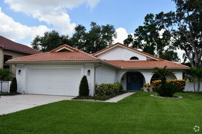 Orange Tree Apartments for Rent with Extra Storage - Orlando, FL - 2 ...
