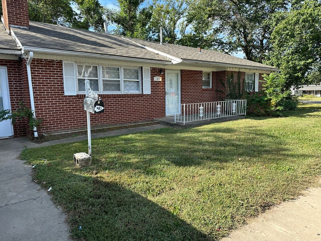 102 E Ford Ave, Pittsburg, KS 66762 - House Rental in Pittsburg, KS ...