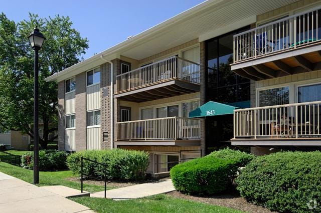 Rollins Park Apartments - 1599 E Jefferson St Rockville, MD 20852 ...