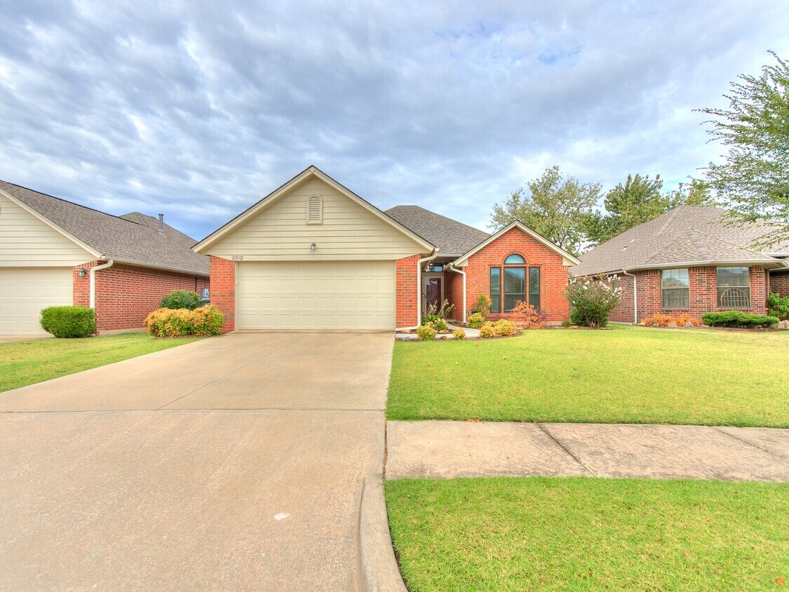 2812 Victoria Dr, Norman, OK 73072 - House Rental in Norman, OK | Apartments.com