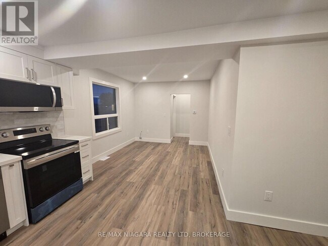 397 Welland St, Port Colborne, ON L3K 1V8 - Appartement à Louer à Port ...