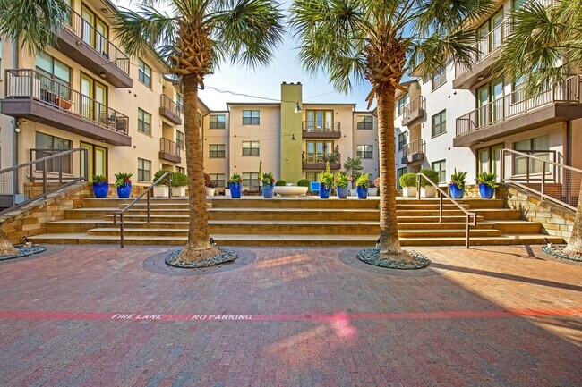 Vue Live Oak Apartments - Dallas, TX | Apartments.com