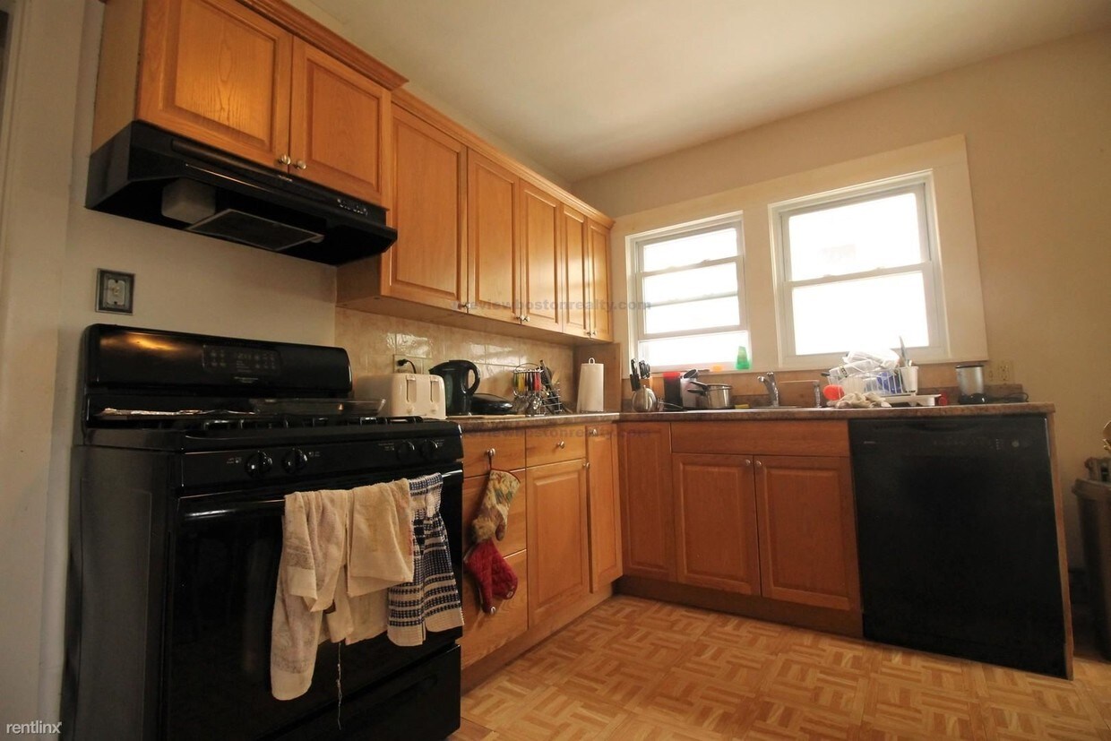 18 Hunnewell Ave Unit 2JH, Brighton, MA 02135 - Condo for Rent in ...
