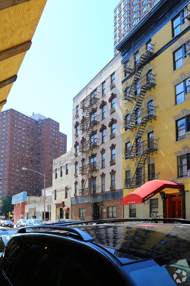 336 E 95th St, New York, NY 10128 Apartments - New York, NY ...