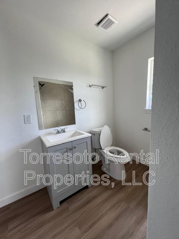 224 W Pyron Ave Unit Apt B, San Antonio, TX 78214 - Condo for Rent in ...