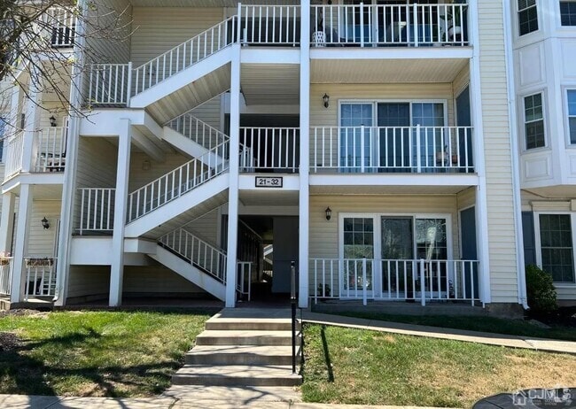 Governors Pointe Village Apartments for Rent with High Ceilings - North ...