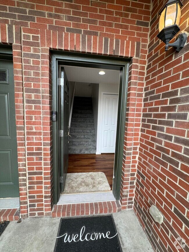 Downtown Walled Lake Apartments for Rent with a Garage - Walled Lake ...