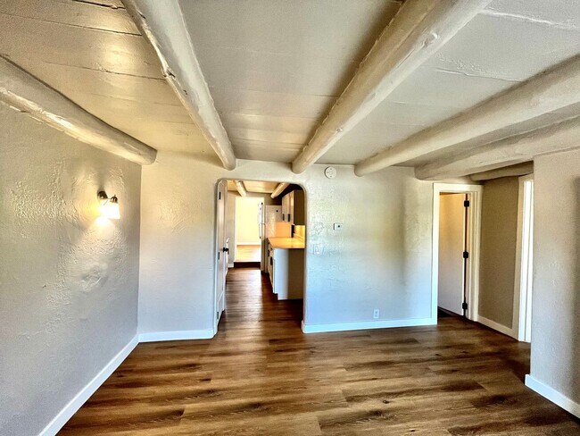 422 Towner Ave NW Unit B, Albuquerque, NM 87102 - Room for Rent in ...