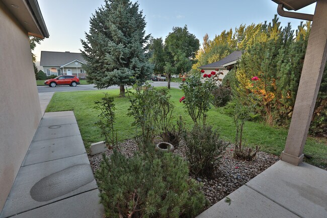 228 S Golden Dr, Silt, CO 81652 - Townhome Rentals in Silt CO ...